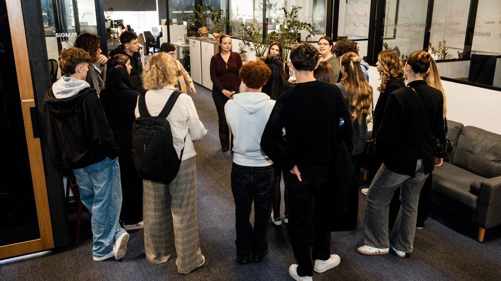 Estudiantes de Admin. de Empresas visitaron a SiGMA en Malta